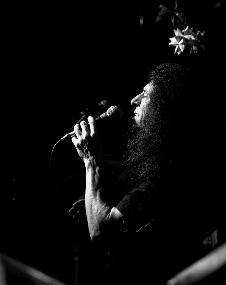 Gesangsstimmen im Bergkeller - Progressive Rock Club